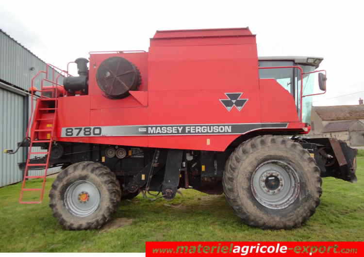 MASSEY FERGUSON 8780 moissonneuse batteuse d’occasion, 2001, 4 rm…